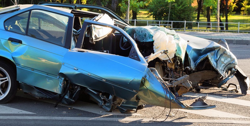 Knee Airbag Injuries in Auto Accidents | Daniel R. Rosen